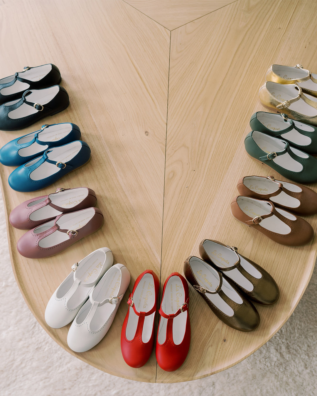 Blush Leather Girl Scallop Mary Jane Shoes | La Coqueta Kids US